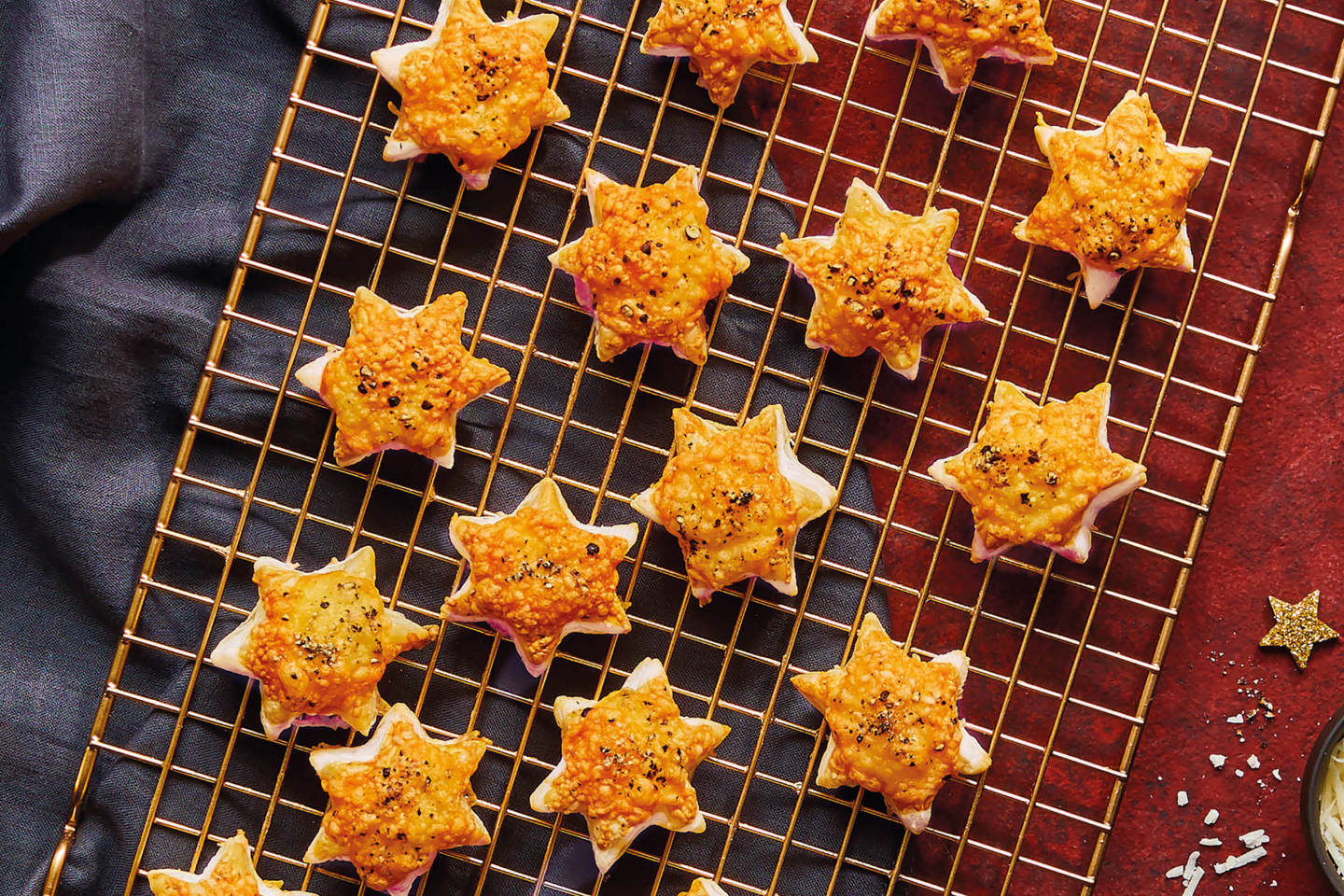 3 Cheese Puff Pastry Stars | ALDI IE