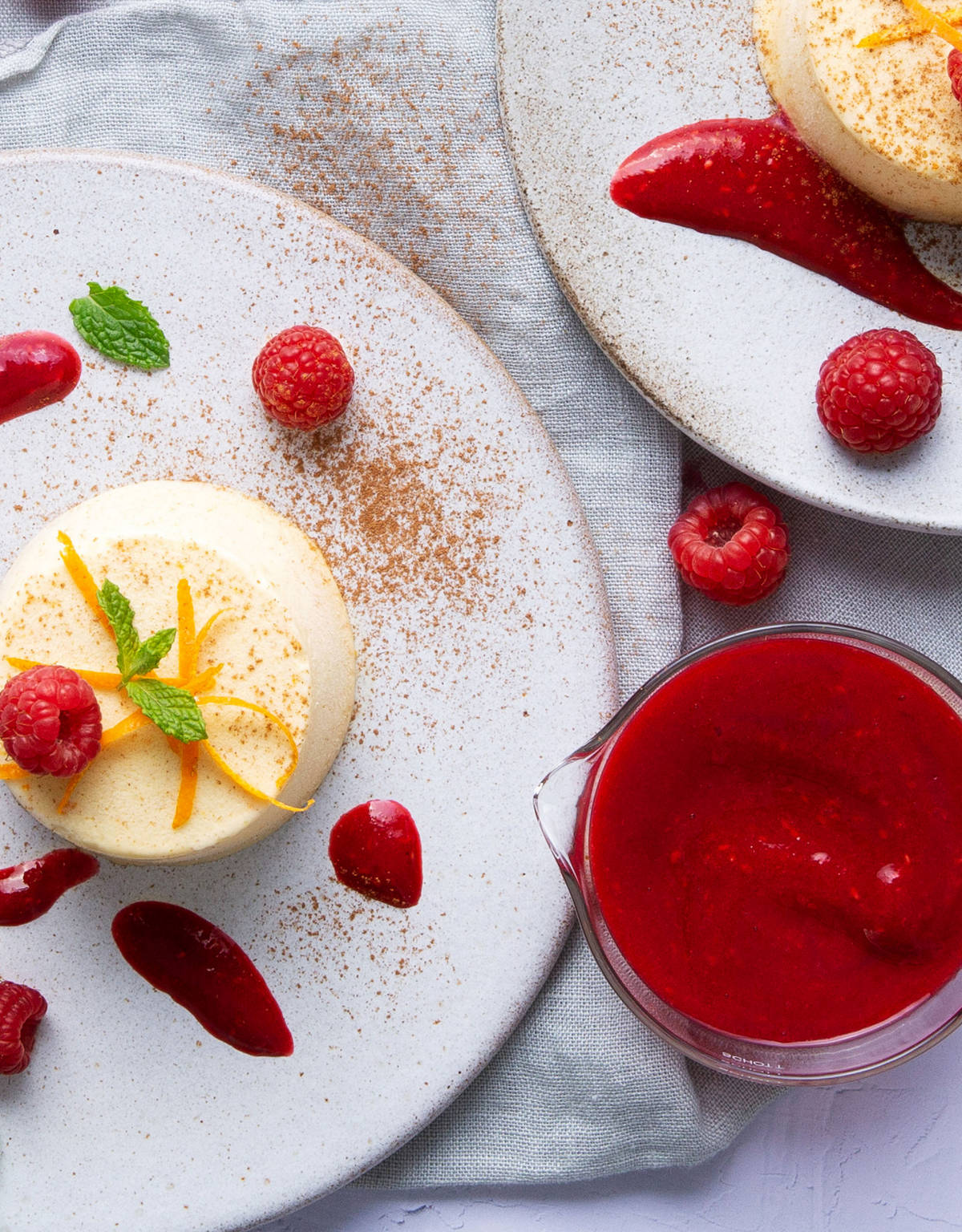Orangen-Zimt-Parfait mit Himbeersauce | ALDI SÜD Rezepte
